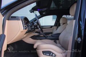Melns Porsche Cayenne 2018 Tallina, ar dzinēja tilpumu 2.90 L un nobraukumu 148 tūkst. km par 48900 €, foto 4 vietnē AUTOMOTO.COM.LV
