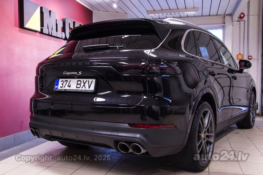 Melns Porsche Cayenne 2018 Tallina, ar dzinēja tilpumu 2.90 L un nobraukumu 148 tūkst. km par 48900 €, foto 10 vietnē AUTOMOTO.COM.LV
