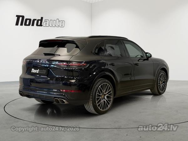 Melns Porsche Cayenne 2018 Tallina, ar dzinēja tilpumu 4.00 L un nobraukumu 145 tūkst. km par 54900 €, foto 2 vietnē AUTOMOTO.COM.LV