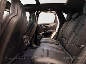 Melns Porsche Cayenne 2018 Tallina, ar dzinēja tilpumu 4.00 L un nobraukumu 145 tūkst. km par 54900 €, foto 7 vietnē AUTOMOTO.COM.LV