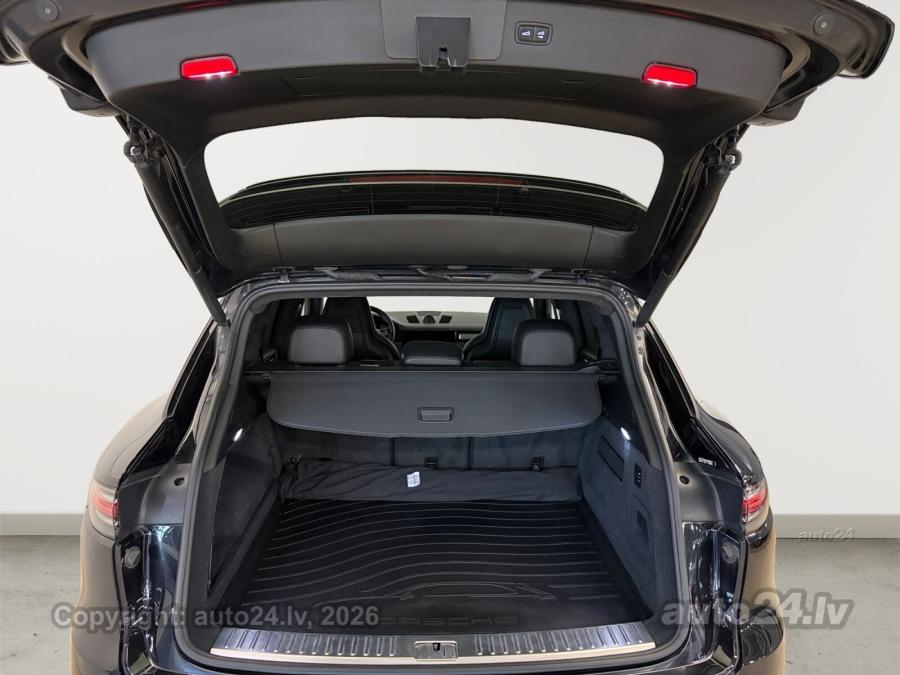 Melns Porsche Cayenne 2018 Tallina, ar dzinēja tilpumu 4.00 L un nobraukumu 145 tūkst. km par 54900 €, foto 13 vietnē AUTOMOTO.COM.LV