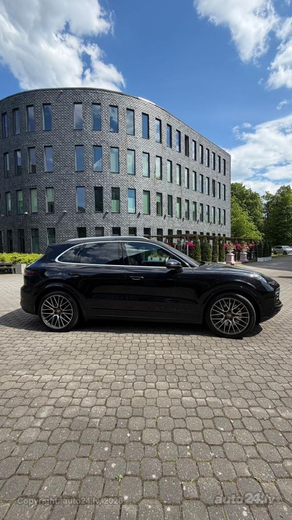 Black Porsche Cayenne 2018 in Tallinn, with an engine capacity of 2.90 L and mileage of 62 thousand km for 57000 €, photo 4 on AUTOMOTO.COM.LV