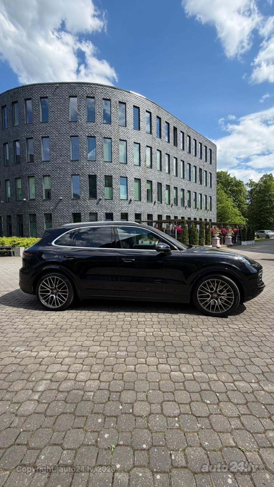 Black Porsche Cayenne 2018 in Tallinn, with an engine capacity of 2.90 L and mileage of 62 thousand km for 57000 €, photo 5 on AUTOMOTO.COM.LV