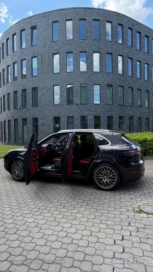 Black Porsche Cayenne 2018 in Tallinn, with an engine capacity of 2.90 L and mileage of 62 thousand km for 57000 €, photo 6 on AUTOMOTO.COM.LV