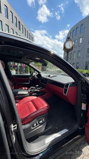 Black Porsche Cayenne 2018 in Tallinn, with an engine capacity of 2.90 L and mileage of 62 thousand km for 57000 €, photo 8 on AUTOMOTO.COM.LV