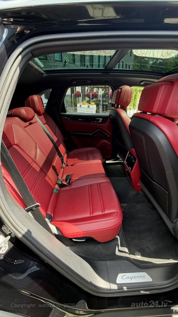 Black Porsche Cayenne 2018 in Tallinn, with an engine capacity of 2.90 L and mileage of 62 thousand km for 57000 €, photo 8 on AUTOMOTO.COM.LV