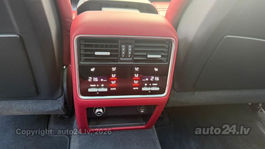 Black Porsche Cayenne 2018 in Tallinn, with an engine capacity of 2.90 L and mileage of 62 thousand km for 57000 €, photo 12 on AUTOMOTO.COM.LV