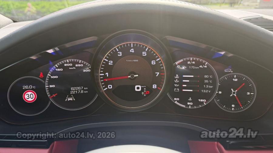 Black Porsche Cayenne 2018 in Tallinn, with an engine capacity of 2.90 L and mileage of 62 thousand km for 57000 €, photo 15 on AUTOMOTO.COM.LV