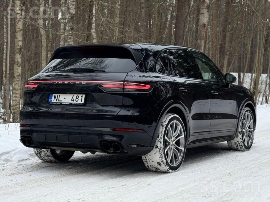 Black Porsche Cayenne 2018 in Riga, with an engine capacity of 2.90 L and mileage of 112 thousand km for 52000 €, photo 6 on AUTOMOTO.COM.LV