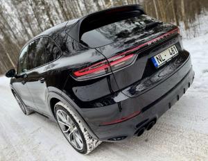 Black Porsche Cayenne 2018 in Riga, with an engine capacity of 2.90 L and mileage of 112 thousand km for 52000 €, photo 7 on AUTOMOTO.COM.LV