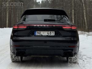 Black Porsche Cayenne 2018 in Riga, with an engine capacity of 2.90 L and mileage of 112 thousand km for 52000 €, photo 8 on AUTOMOTO.COM.LV