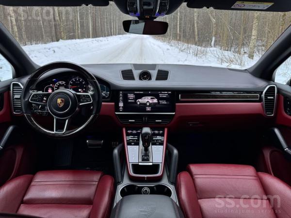 Black Porsche Cayenne 2018 in Riga, with an engine capacity of 2.90 L and mileage of 112 thousand km for 52000 €, photo 8 on AUTOMOTO.COM.LV