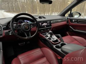 Black Porsche Cayenne 2018 in Riga, with an engine capacity of 2.90 L and mileage of 112 thousand km for 52000 €, photo 10 on AUTOMOTO.COM.LV