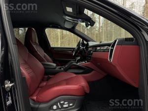 Black Porsche Cayenne 2018 in Riga, with an engine capacity of 2.90 L and mileage of 112 thousand km for 52000 €, photo 16 on AUTOMOTO.COM.LV