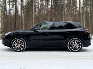 Black Porsche Cayenne 2018 in Riga, with an engine capacity of 2.90 L and mileage of 112 thousand km for 52000 €, photo 20 on AUTOMOTO.COM.LV
