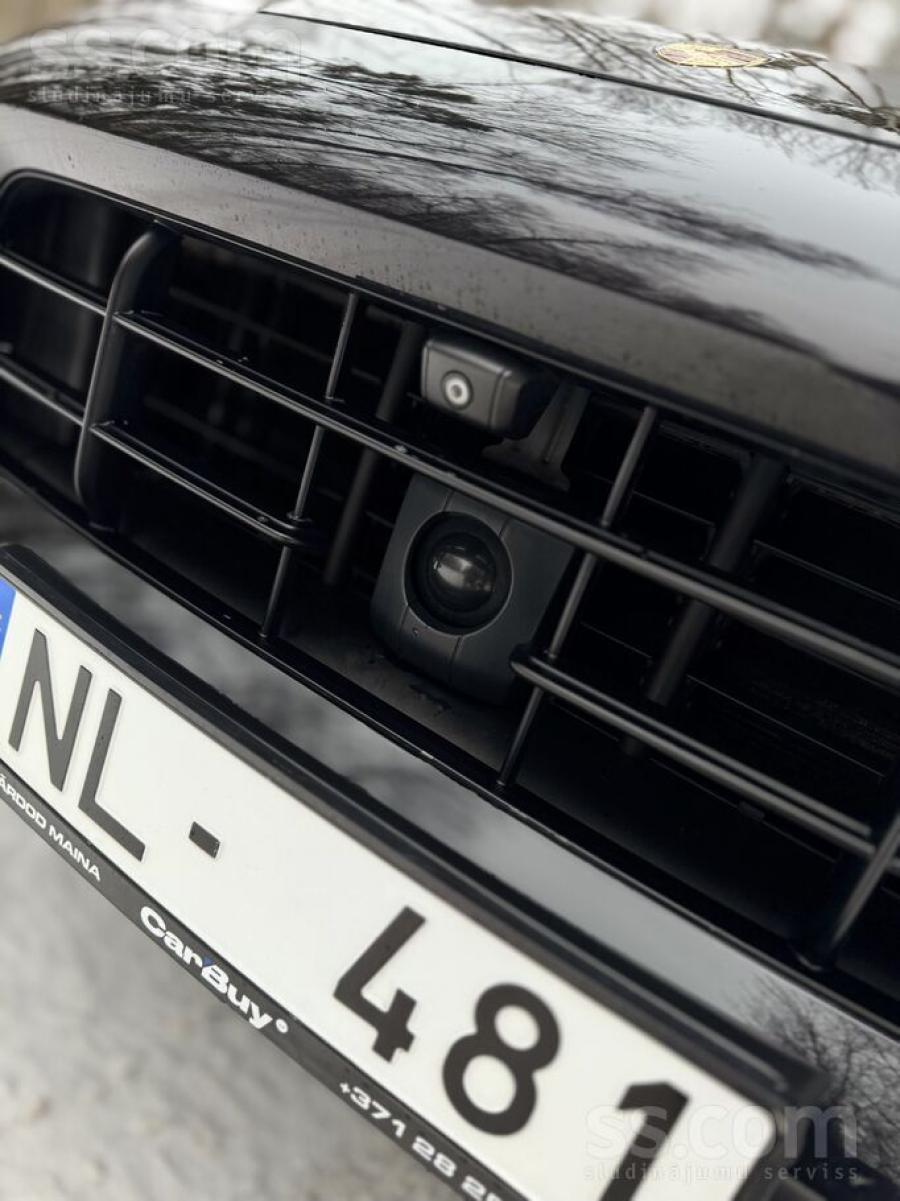 Black Porsche Cayenne 2018 in Riga, with an engine capacity of 2.90 L and mileage of 112 thousand km for 52000 €, photo 23 on AUTOMOTO.COM.LV