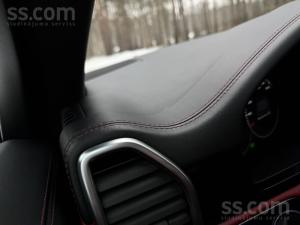 Black Porsche Cayenne 2018 in Riga, with an engine capacity of 2.90 L and mileage of 112 thousand km for 52000 €, photo 31 on AUTOMOTO.COM.LV