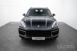 Black Porsche Cayenne 2018 in Tallinn, with an engine capacity of 4.00 L and mileage of 145 thousand km for 52999 €, photo 3 on AUTOMOTO.COM.LV