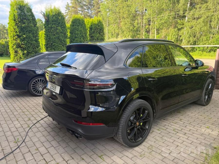 Melns Porsche Cayenne 2018 Rīga, ar dzinēja tilpumu 3.00 L un nobraukumu 163 tūkst. km par 47000 €, foto 3 vietnē AUTOMOTO.COM.LV