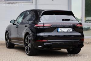 Melns Porsche Cayenne 2018 Rīga, ar dzinēja tilpumu 2.90 L un nobraukumu 0 tūkst. km par 51995 €, foto 10 vietnē AUTOMOTO.COM.LV