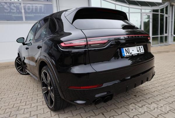 Black Porsche Cayenne 2018 in Riga, with an engine capacity of 2.90 L and mileage of 0 thousand km for 51995 €, photo 10 on AUTOMOTO.COM.LV