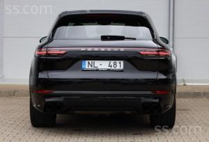 Melns Porsche Cayenne 2018 Rīga, ar dzinēja tilpumu 2.90 L un nobraukumu 0 tūkst. km par 51995 €, foto 15 vietnē AUTOMOTO.COM.LV
