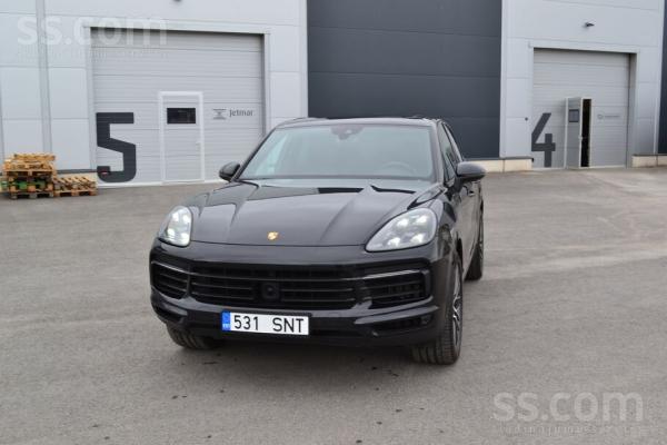 Black Porsche Cayenne 2018 in Tallinn, with an engine capacity of 3.00 L and mileage of 195 thousand km for 38990 €, photo 3 on AUTOMOTO.COM.LV