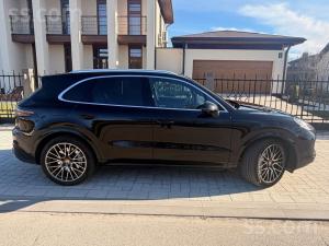 Melns Porsche Cayenne 2018 Rīga, ar dzinēja tilpumu 4.00 L un nobraukumu 119 tūkst. km par 61500 €, foto 5 vietnē AUTOMOTO.COM.LV