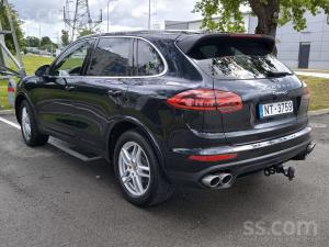 Черный Порше Каен 2018 в Рига, объемом двигателя 3.60 л и пробегом 120 тыс. км за 32700 €, фото 5 на AUTOMOTO.COM.LV