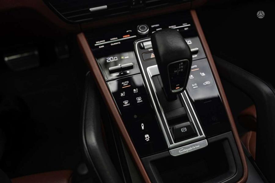 Melns Porsche Cayenne 2018 Viļņa, ar dzinēja tilpumu 2.89 L un nobraukumu 77 tūkst. km par 51500 €, foto 34 vietnē AUTOMOTO.COM.LV