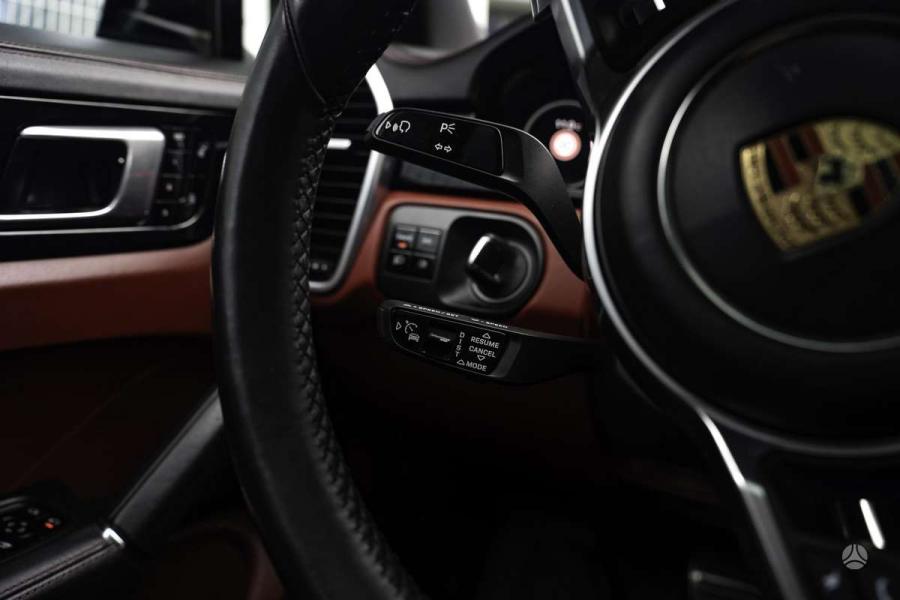 Melns Porsche Cayenne 2018 Viļņa, ar dzinēja tilpumu 2.89 L un nobraukumu 77 tūkst. km par 51500 €, foto 35 vietnē AUTOMOTO.COM.LV