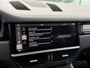 Черный Порше Каен 2018 в Рига, объемом двигателя 3.00 л и пробегом 100 тыс. км за 42990 €, фото 22 на AUTOMOTO.COM.LV