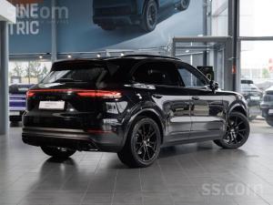 Melns Porsche Cayenne 2018 Rīga, ar dzinēja tilpumu 3.00 L un nobraukumu 163 tūkst. km par 46000 €, foto 4 vietnē AUTOMOTO.COM.LV