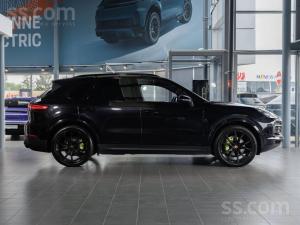 Melns Porsche Cayenne 2018 Rīga, ar dzinēja tilpumu 3.00 L un nobraukumu 163 tūkst. km par 46000 €, foto 8 vietnē AUTOMOTO.COM.LV