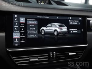 Melns Porsche Cayenne 2018 Rīga, ar dzinēja tilpumu 3.00 L un nobraukumu 163 tūkst. km par 46000 €, foto 27 vietnē AUTOMOTO.COM.LV