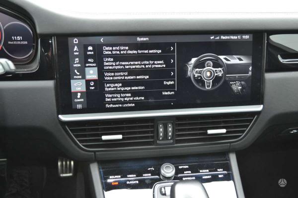 Black Porsche Cayenne 2018 in Parnu, with an engine capacity of 2.89 L and mileage of 196 thousand km for 36900 €, photo 10 on AUTOMOTO.COM.LV