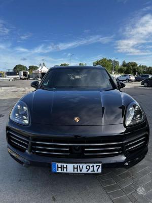 Black Porsche Cayenne 2018 in Klaipeda, with an engine capacity of 2.89 L and mileage of 256 thousand km for 33500 €, photo  on AUTOMOTO.COM.LV