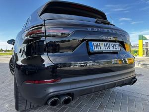Black Porsche Cayenne 2018 in Klaipeda, with an engine capacity of 2.89 L and mileage of 256 thousand km for 33500 €, photo 4 on AUTOMOTO.COM.LV