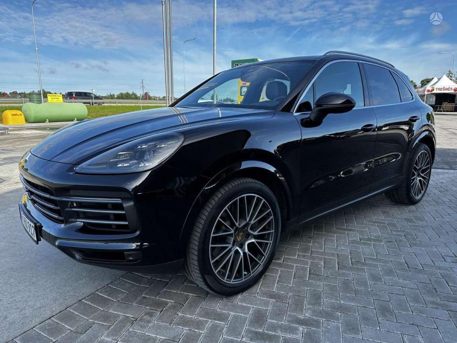 Black Porsche Cayenne 2018 in Klaipeda, with an engine capacity of 2.89 L and mileage of 256 thousand km for 33500 €, photo 8 on AUTOMOTO.COM.LV
