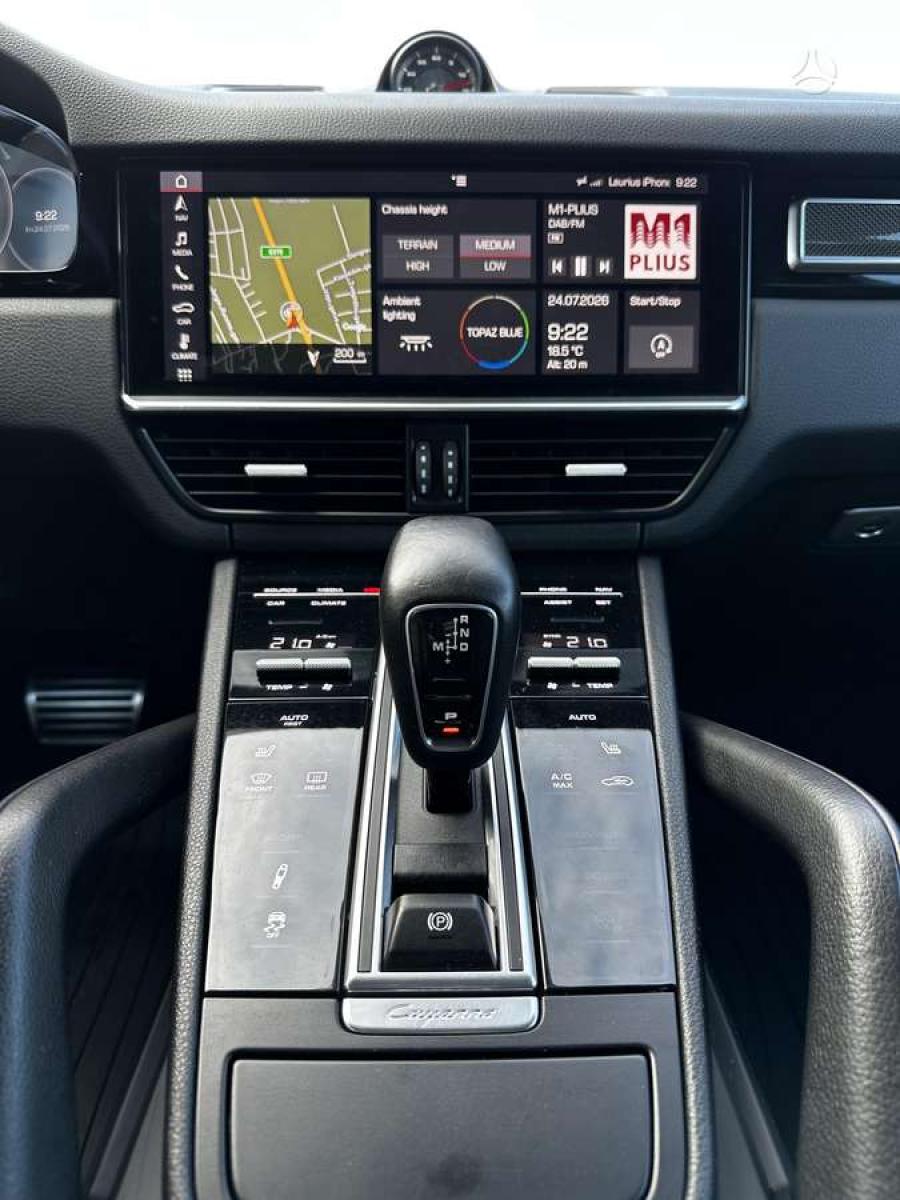 Black Porsche Cayenne 2018 in Klaipeda, with an engine capacity of 2.89 L and mileage of 256 thousand km for 33500 €, photo 13 on AUTOMOTO.COM.LV