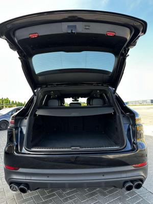 Black Porsche Cayenne 2018 in Klaipeda, with an engine capacity of 2.89 L and mileage of 256 thousand km for 33500 €, photo 18 on AUTOMOTO.COM.LV