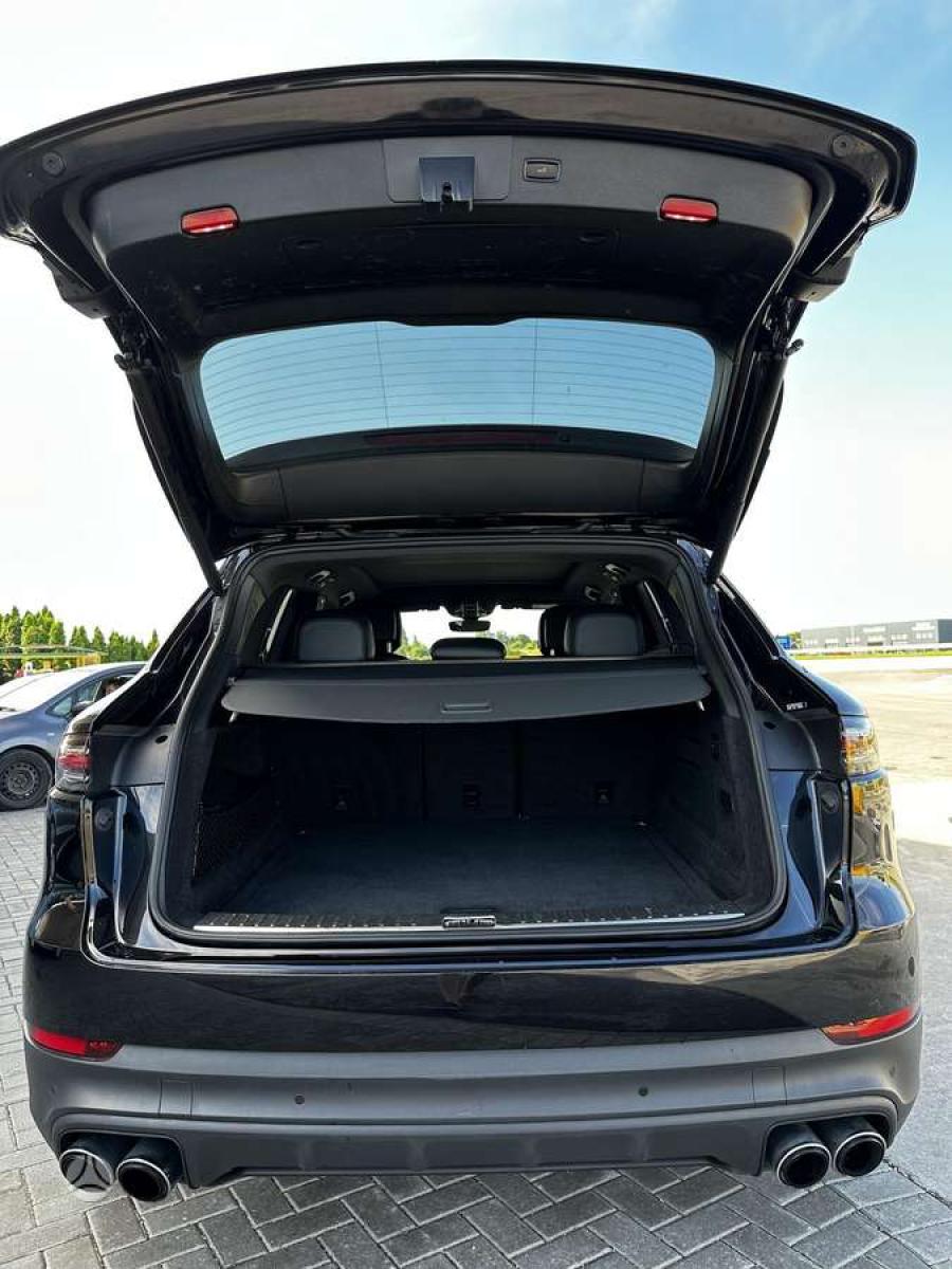 Black Porsche Cayenne 2018 in Klaipeda, with an engine capacity of 2.89 L and mileage of 256 thousand km for 33500 €, photo 18 on AUTOMOTO.COM.LV
