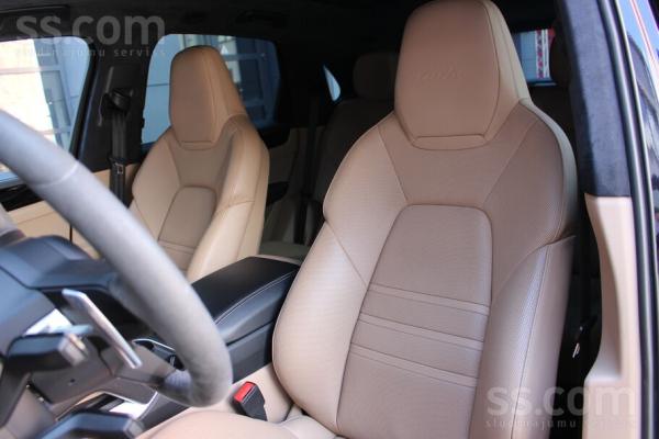 Black Porsche Cayenne 2018 in Riga, with an engine capacity of 4.00 L and mileage of 77 thousand km for 57800 €, photo 7 on AUTOMOTO.COM.LV