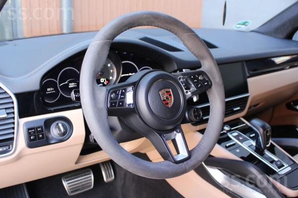 Black Porsche Cayenne 2018 in Riga, with an engine capacity of 4.00 L and mileage of 77 thousand km for 57800 €, photo 8 on AUTOMOTO.COM.LV