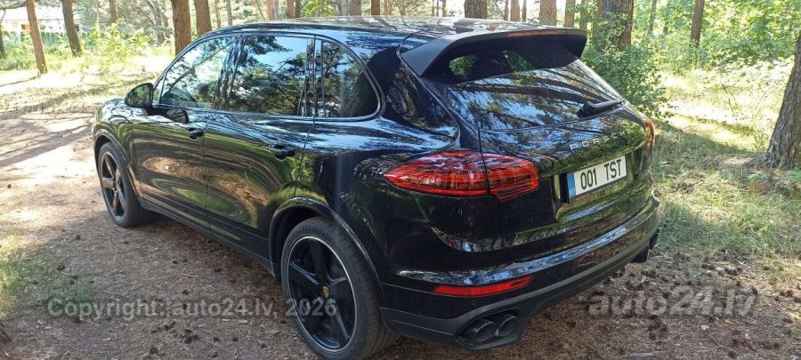 Melns Porsche Cayenne 2018 Tartu, ar dzinēja tilpumu 3.00 L un nobraukumu 140 tūkst. km par 45000 €, foto 3 vietnē AUTOMOTO.COM.LV