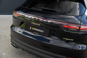 Black Porsche Cayenne 2018 in Vilnius, with an engine capacity of 3.00 L and mileage of 178 thousand km for 39950 €, photo 13 on AUTOMOTO.COM.LV