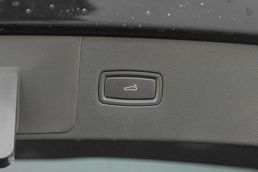 Black Porsche Cayenne 2018 in Vilnius, with an engine capacity of 3.00 L and mileage of 178 thousand km for 39950 €, photo 22 on AUTOMOTO.COM.LV