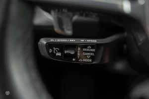 Black Porsche Cayenne 2018 in Vilnius, with an engine capacity of 3.00 L and mileage of 178 thousand km for 39950 €, photo 38 on AUTOMOTO.COM.LV