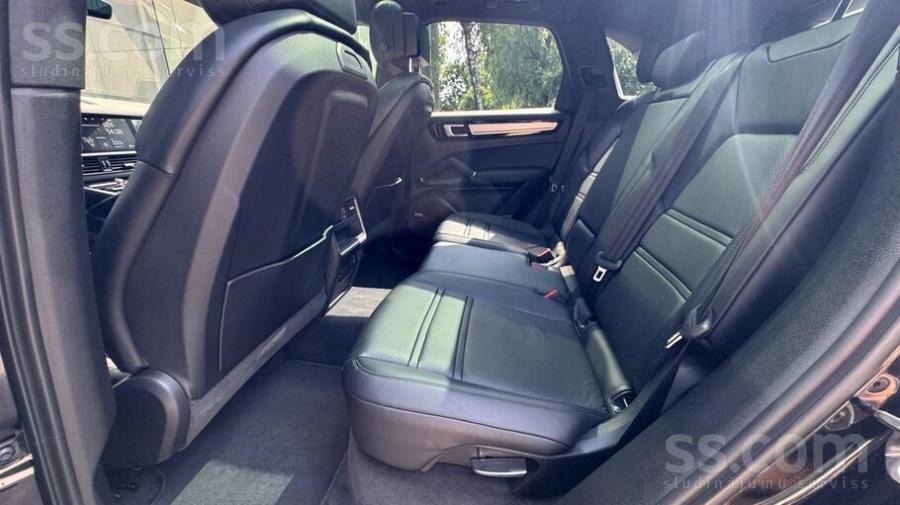 Melns Porsche Cayenne 2018 Rīga, ar dzinēja tilpumu 2.90 L un nobraukumu 127 tūkst. km par 49900 €, foto 4 vietnē AUTOMOTO.COM.LV