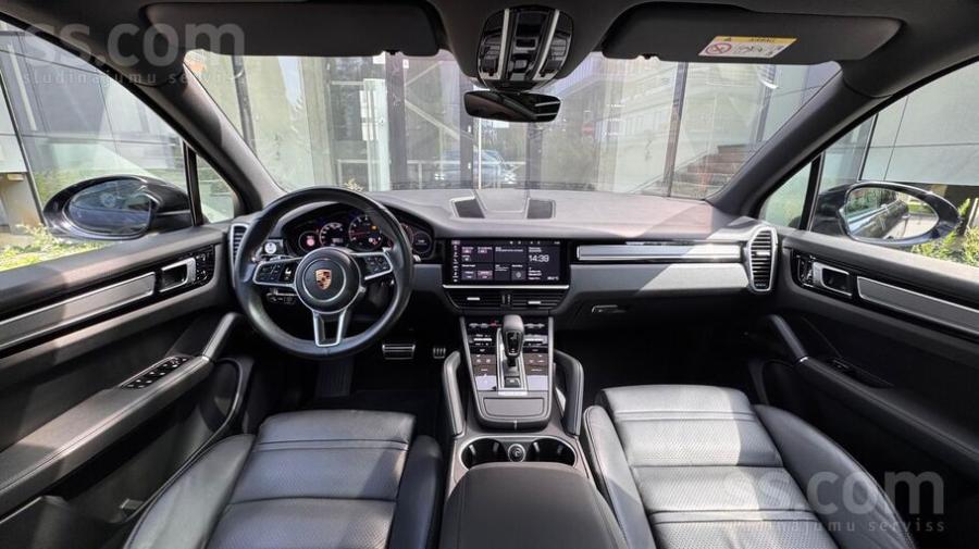 Melns Porsche Cayenne 2018 Rīga, ar dzinēja tilpumu 2.90 L un nobraukumu 127 tūkst. km par 49900 €, foto 12 vietnē AUTOMOTO.COM.LV
